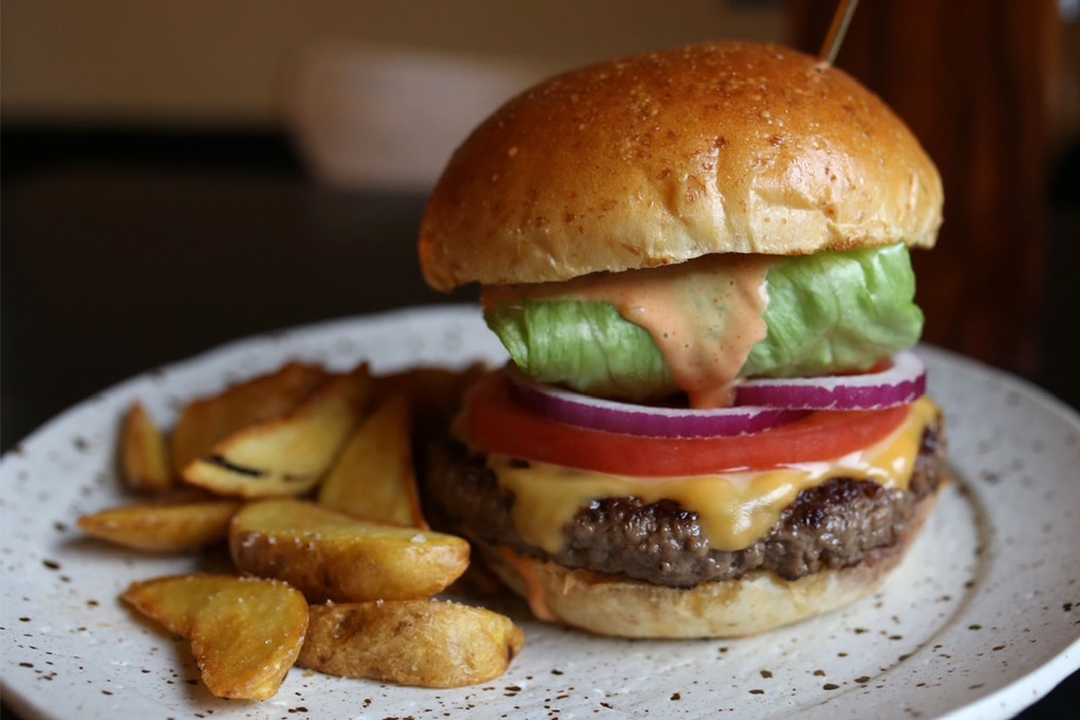 BOX BURGER Hakone Yumoto Store - Introducing popular tourist ...